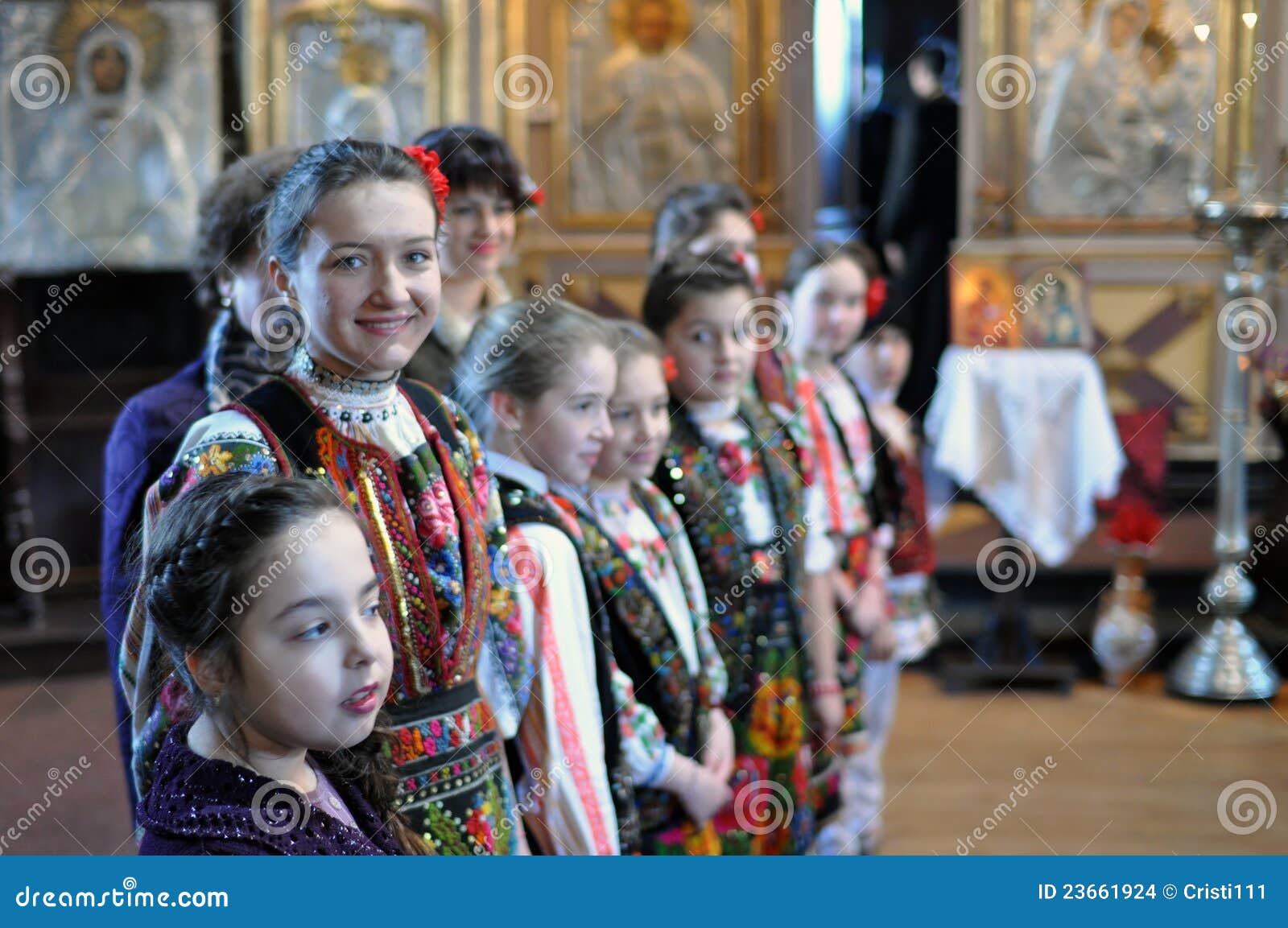 Coro Della Chiesa Della Ragazza Immagine Stock Editoriale - Immagine di ... Coro Della Chiesa Della Ragazza Immagine Stock Editoriale - Immagine di ...
