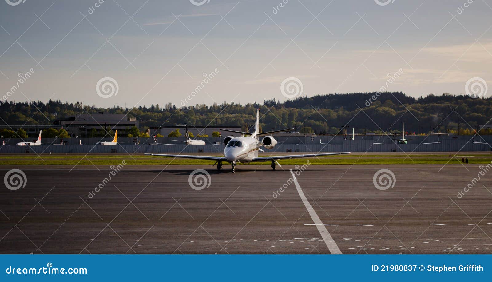 Corporate Jet Arriving at Ramp Stock Image - Image of design, hill ...
