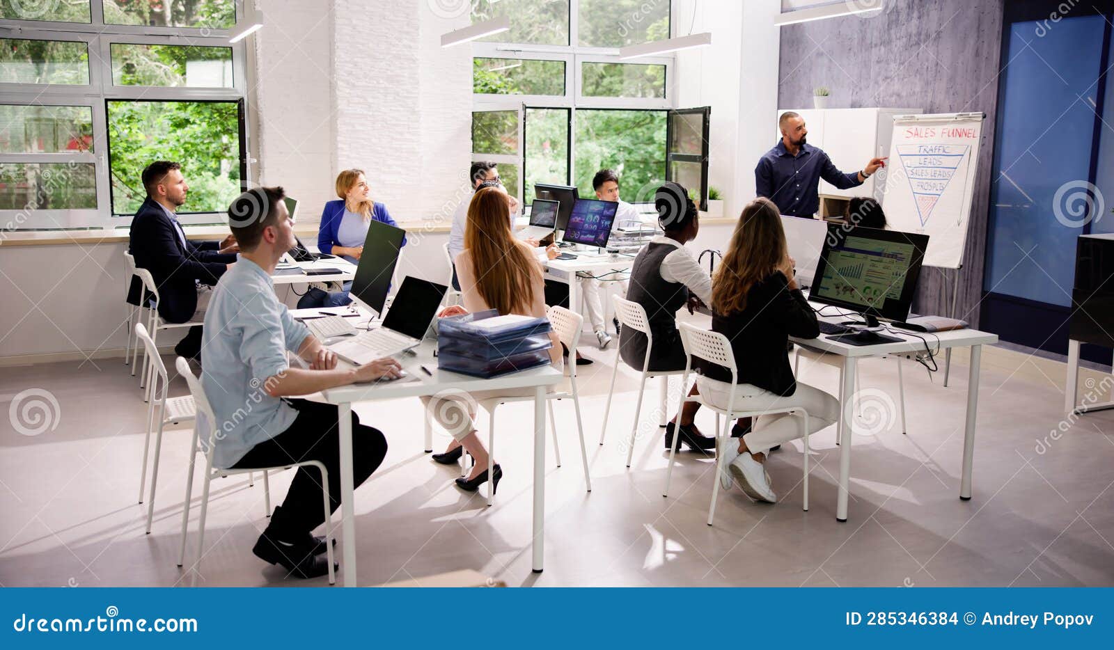 Corporate Training Presentation in Classroom Stock Photo - Image of ...