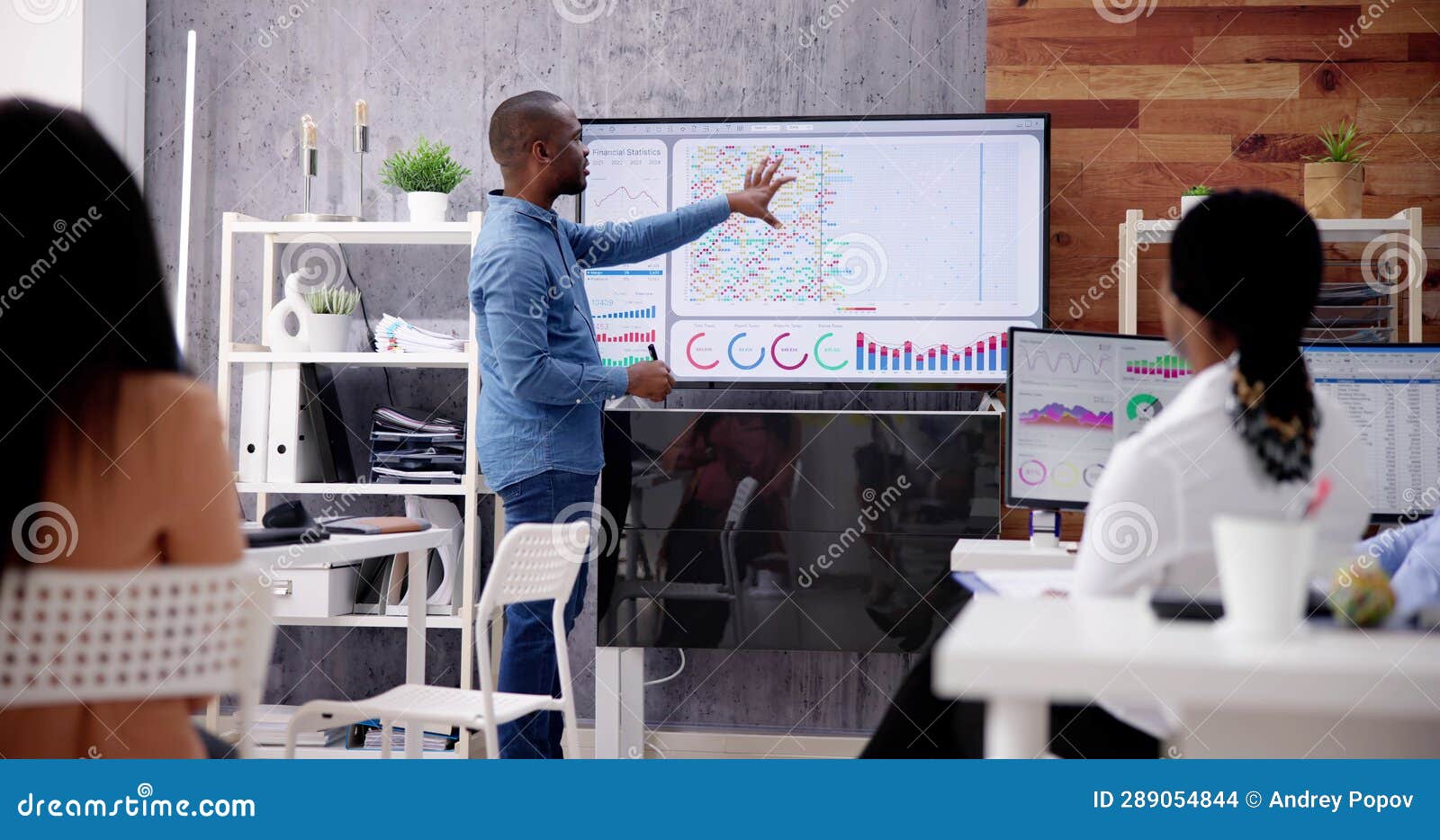 Corporate Training Presentation in Classroom Stock Photo - Image of kenya, multicultural: 289054844