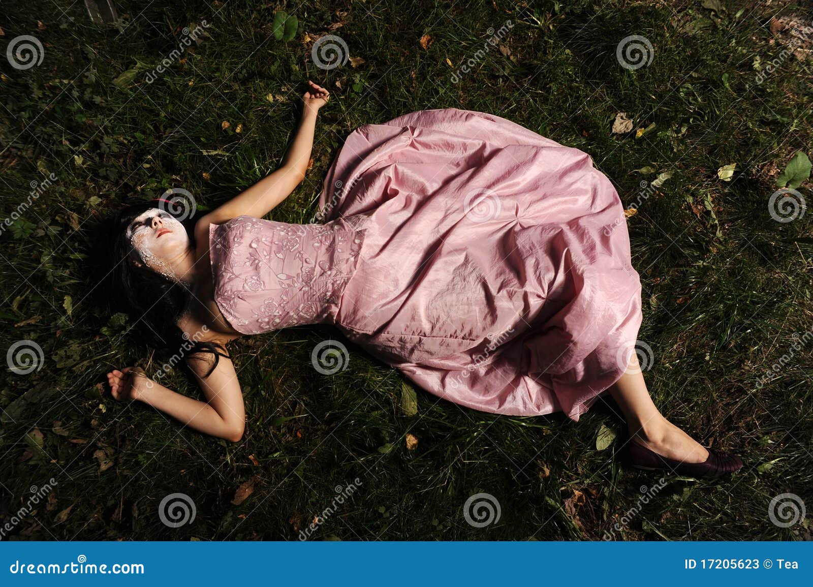 Corpse in the forest stock image. Image of human, autumn - 17205623