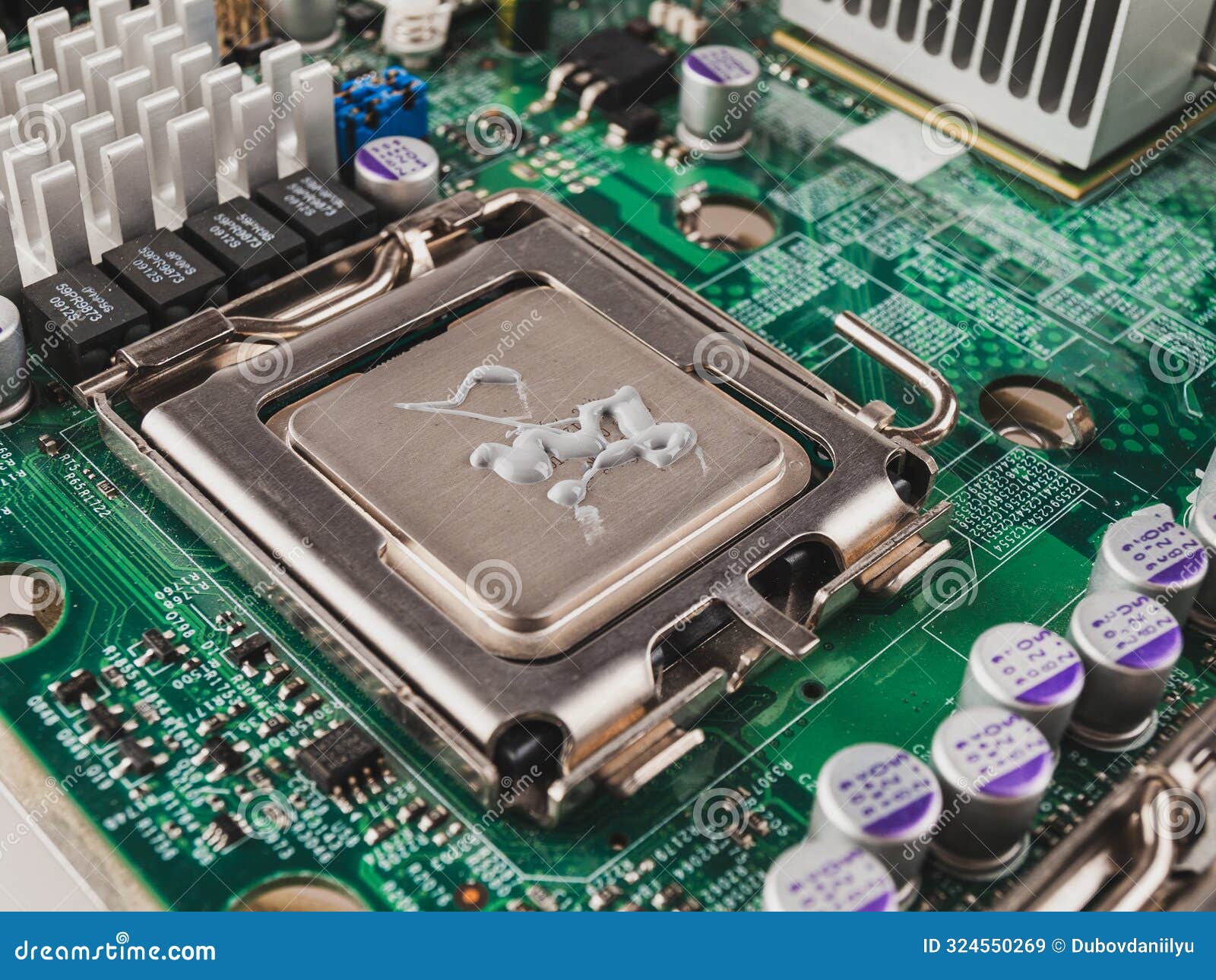 Correct Application of Thermal Conductive Paste To the Cover of a ...