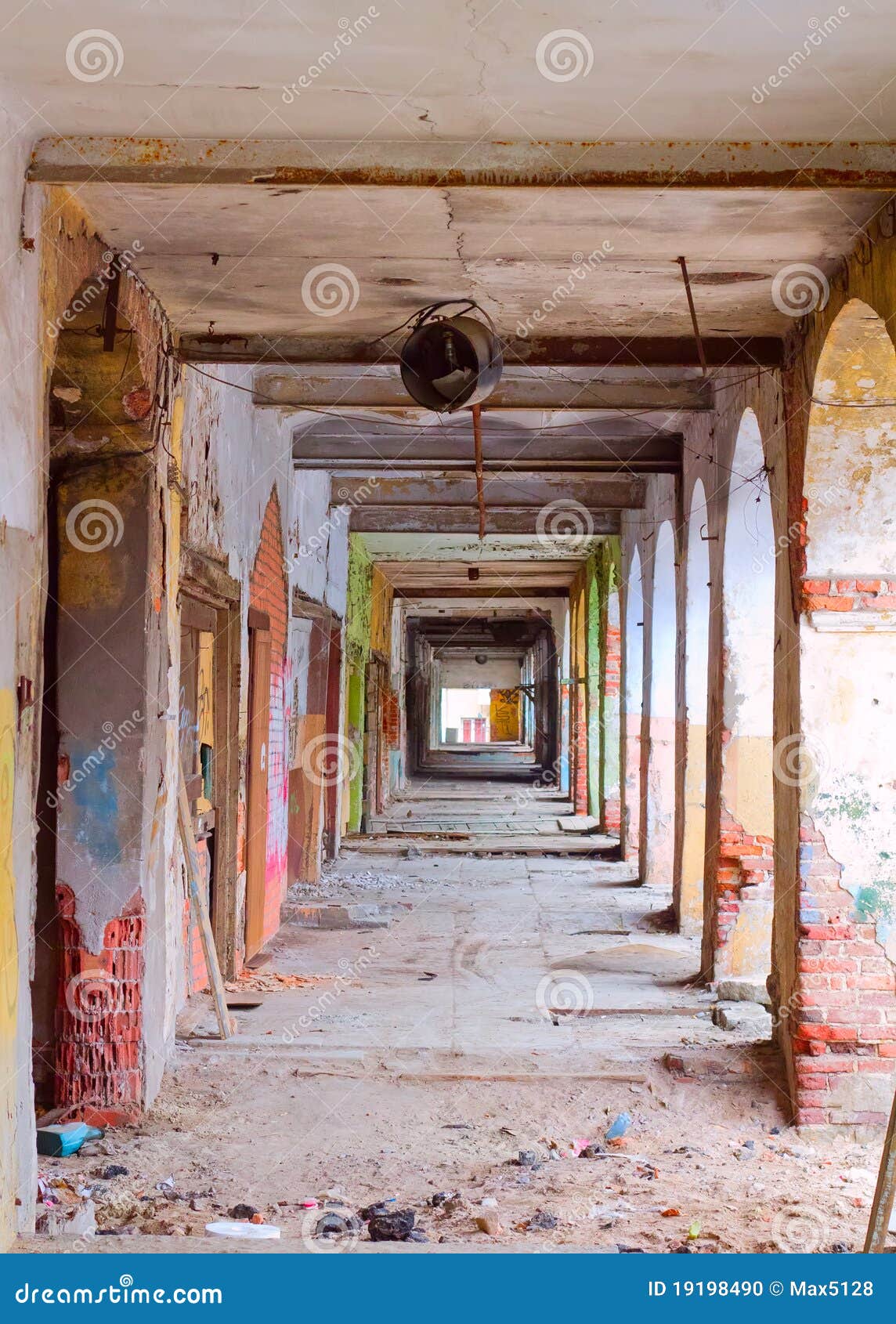 Corredor foto de stock. Imagem de interior, linha, passagem - 19198490