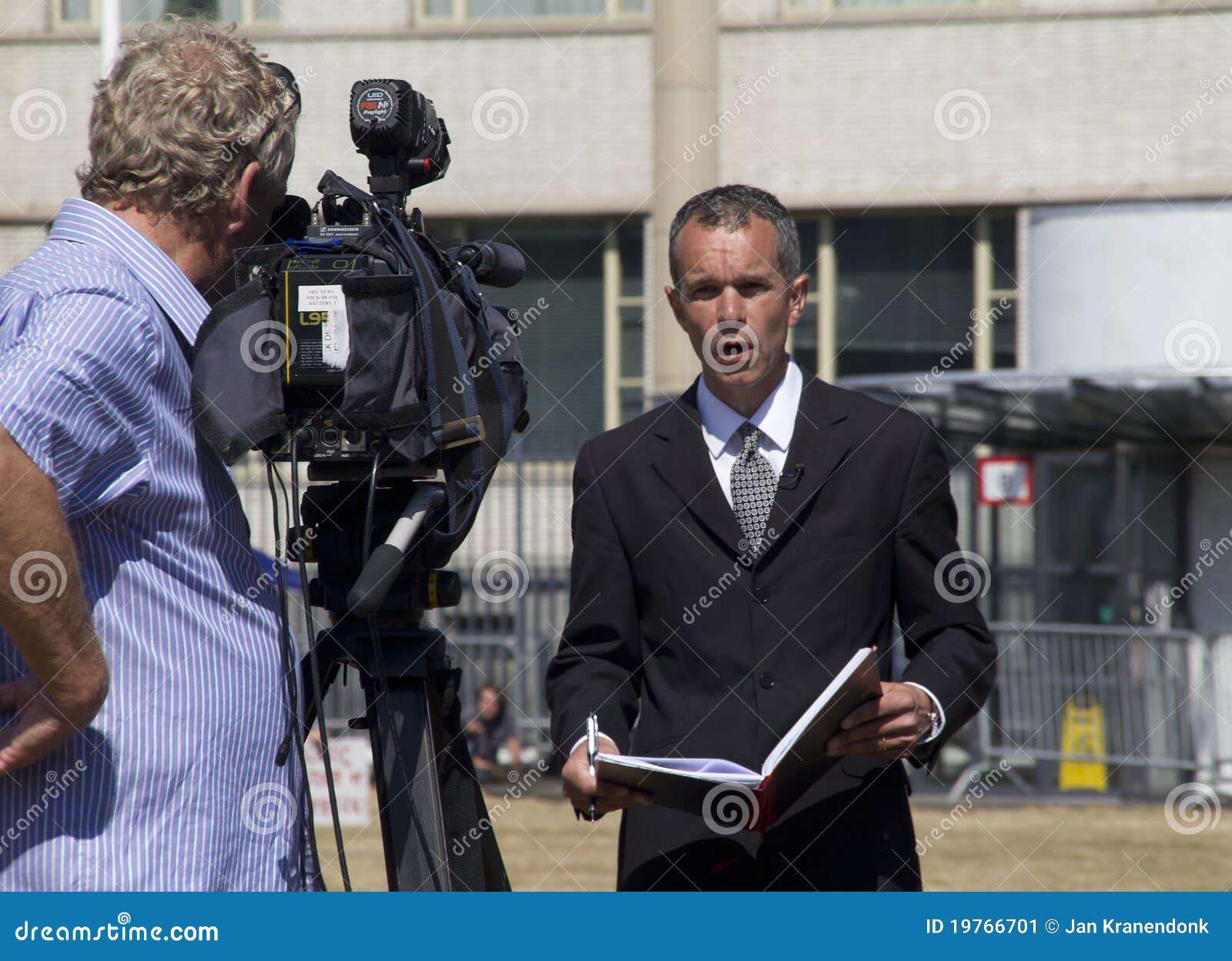 Correspondent Broadcasting editorial photo. Image of newscast - 19766701