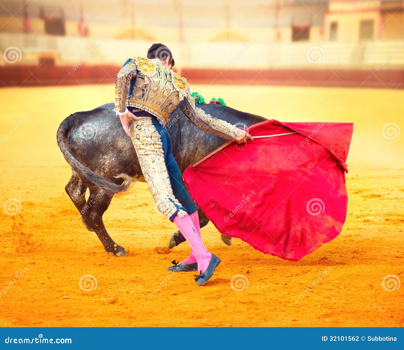 Corrida. Spanischer Stierkampf Stockfoto - Bild von stier, piazza: 32101562