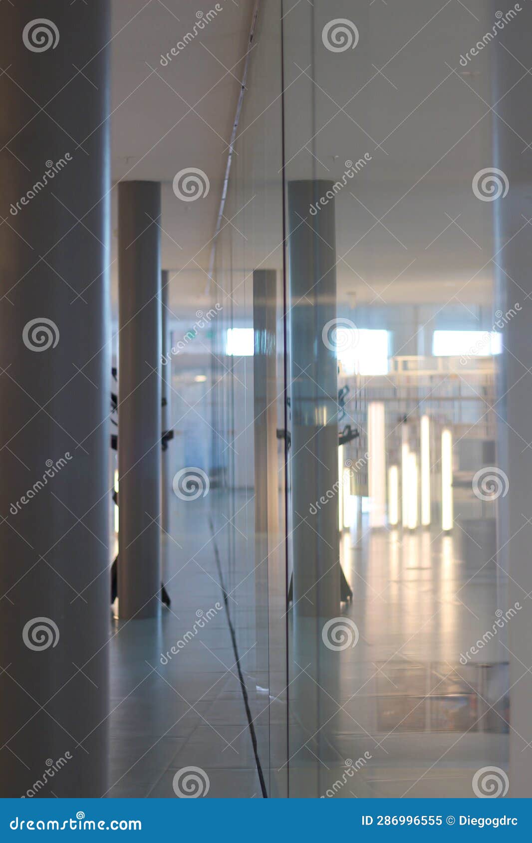 Corridor, Column, Reflections, Lighting with Tubes of Light. Image of a ...