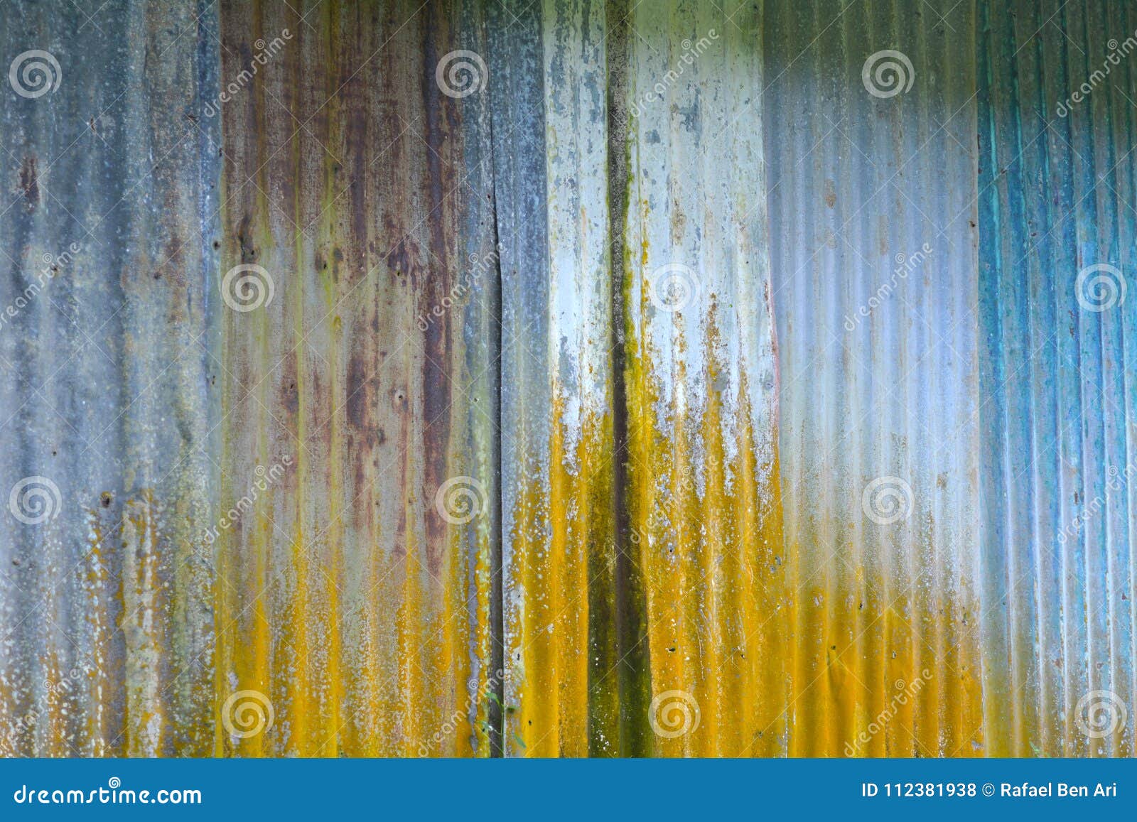 Rusty Wall Background Stock Photo | CartoonDealer.com #42908634