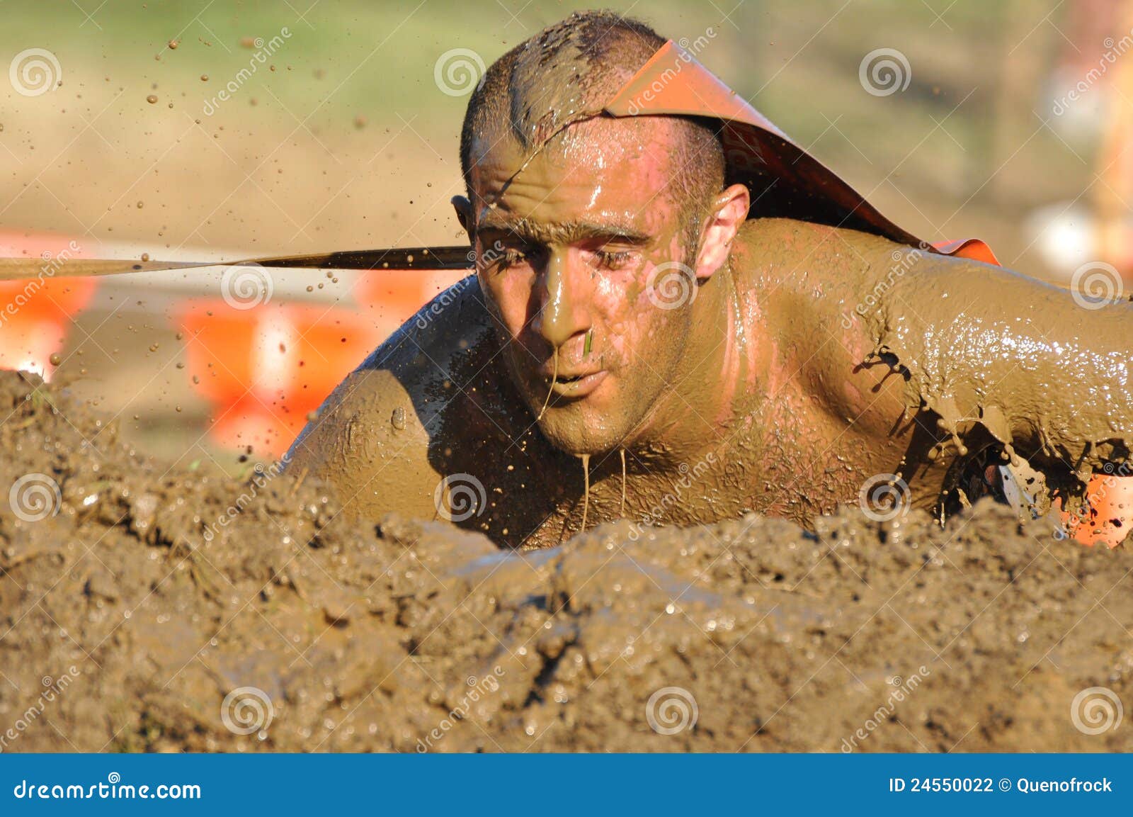 Corsa del fango fotografia editoriale. Immagine di corsa - 24550022
