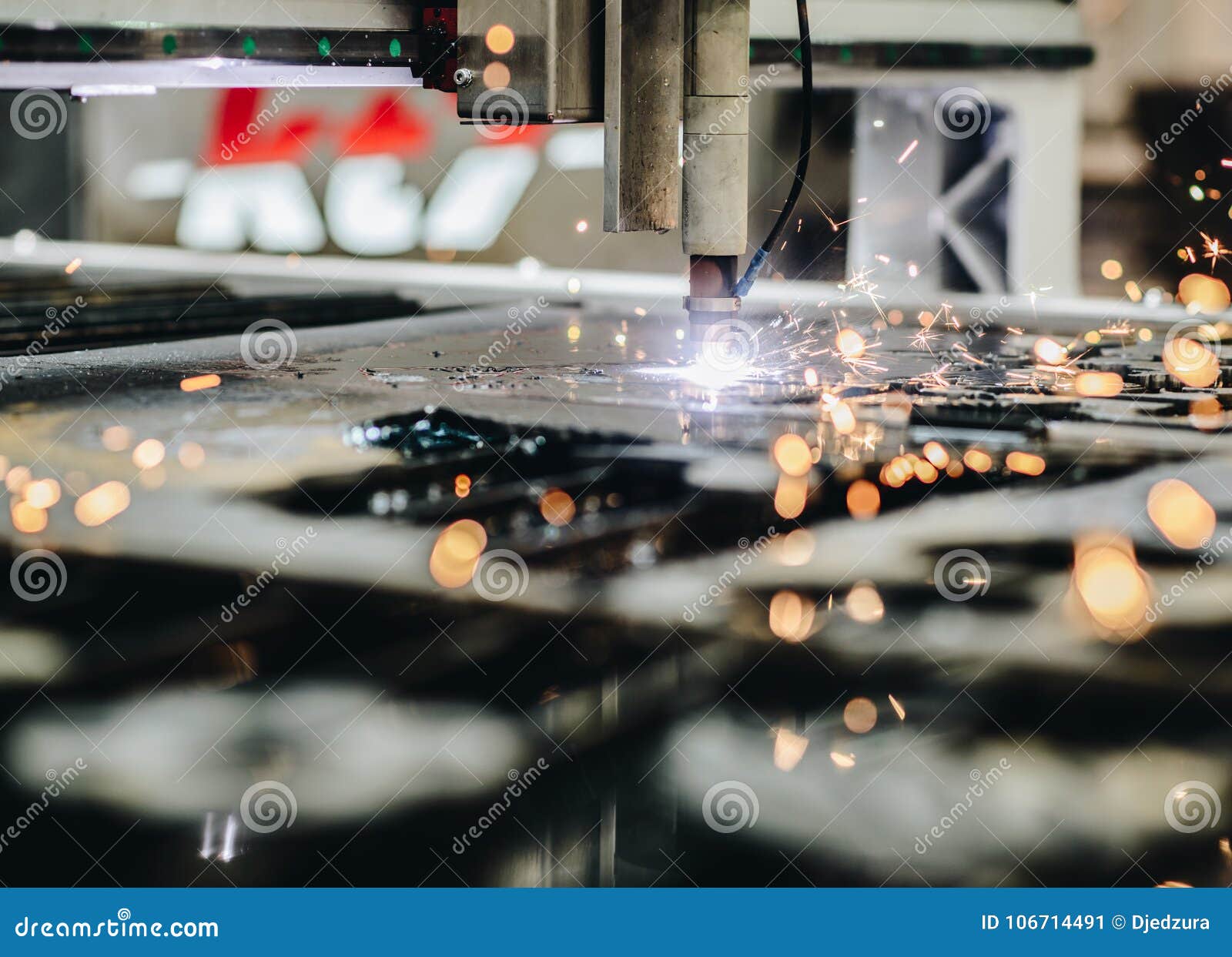 Cortadora Del Plasma Del CNC Imagen de archivo - Imagen de llama ...