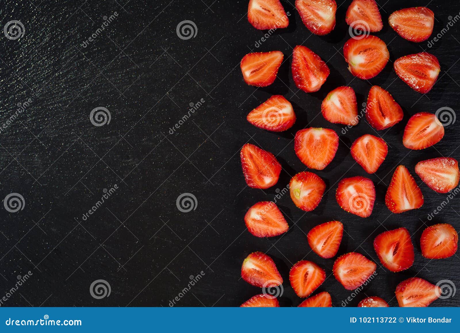 Corte Las Fresas, Fresas En Un Corte, Fresas En Cesta, Foto de archivo ...