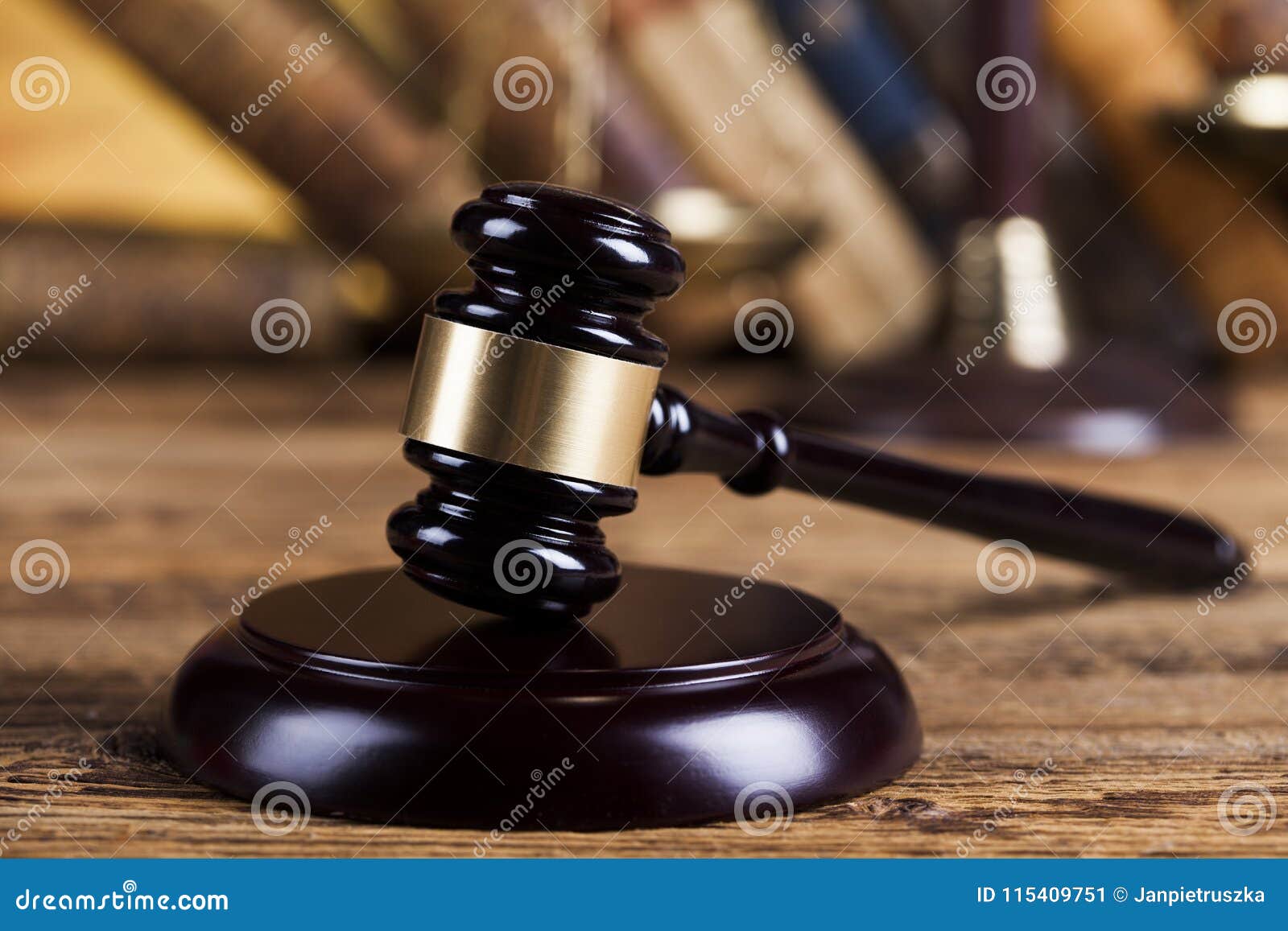 Corteje O Martelo, Tema Da Lei, Malho Do Juiz Imagem de Stock - Imagem ...