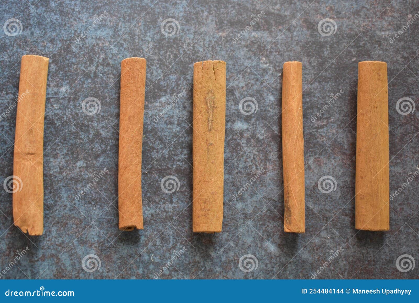 Corteza De Canela Seca Cruda Foto de archivo - Imagen de cocina, secado ...