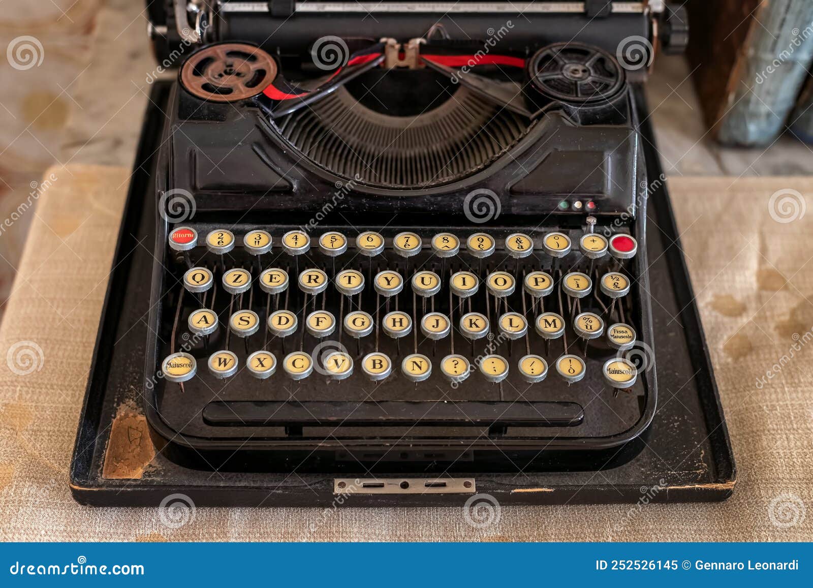 Ancient typewriter editorial image. Image of machine - 252526145