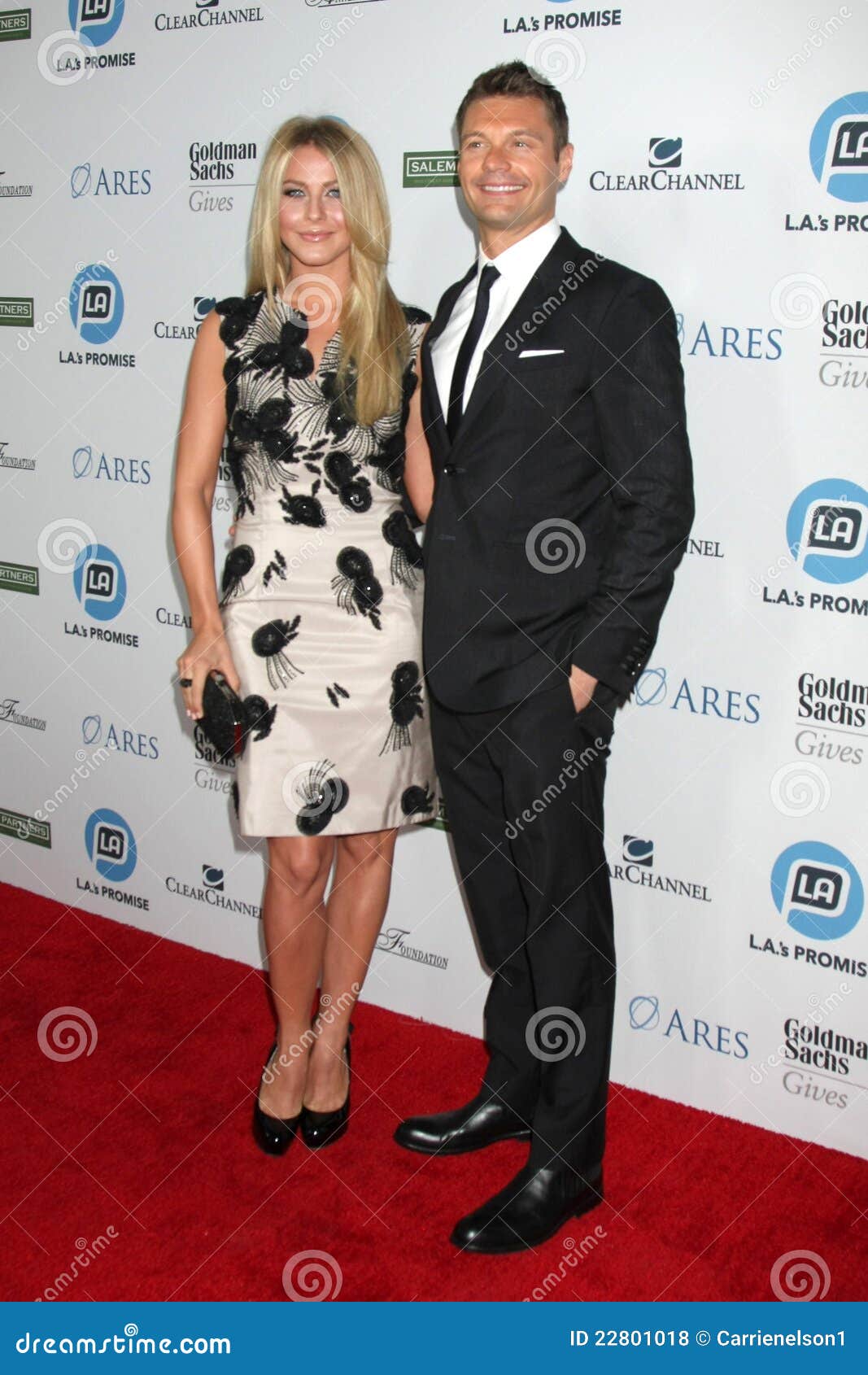 Corvejón De Julianne, Ryan Seacrest Foto de archivo editorial - Imagen ...