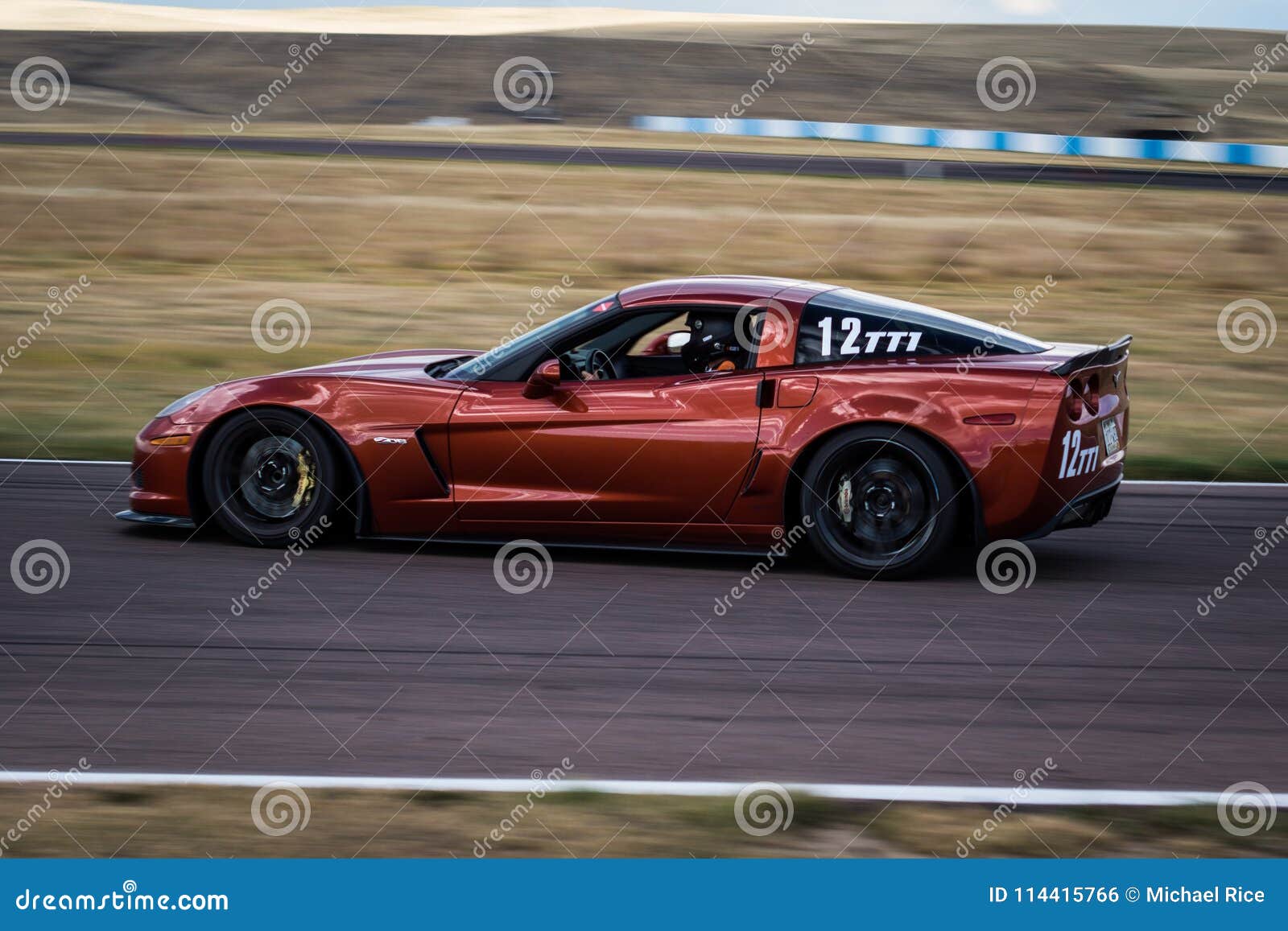 Corvette C7 Z06 on track editorial photo. Image of performance - 114415766