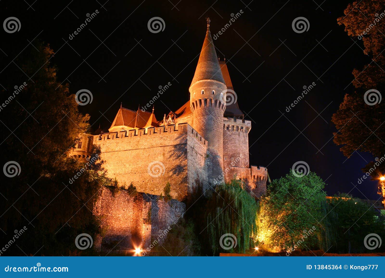 Corvin Castle in the night stock photo. Image of bricks - 13845364