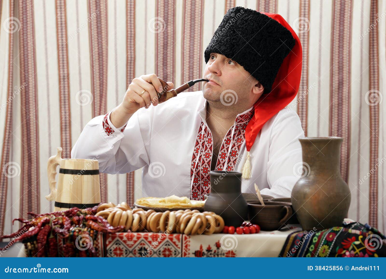 Cosaco Ucraniano En Ropa Nacional Foto de archivo - Imagen de manera ...