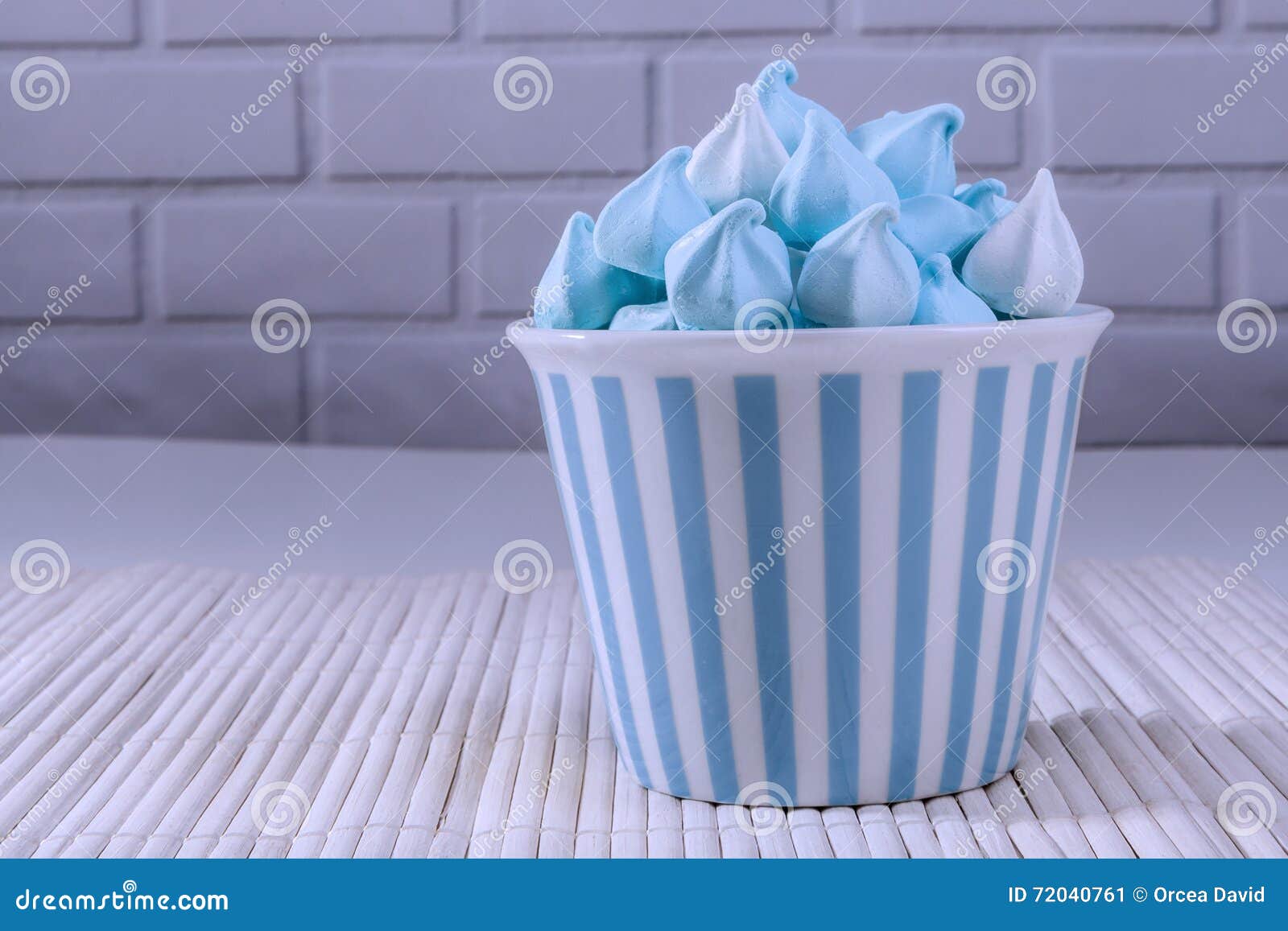 Cosas dulces azules imagen de archivo. Imagen de caramelo - 72040761