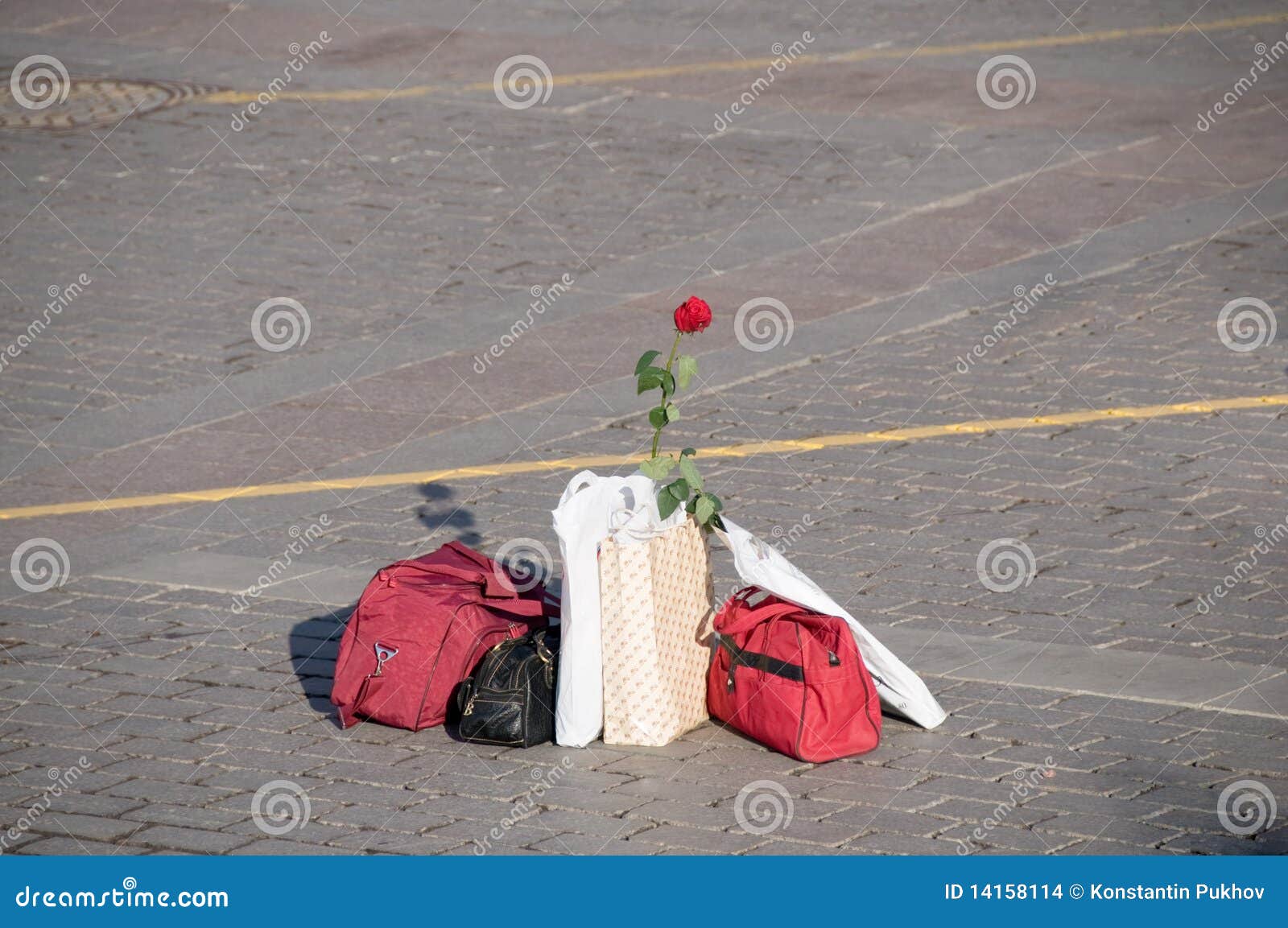 Cosas olvidadas, perdidas foto de archivo. Imagen de bulevar - 14158114