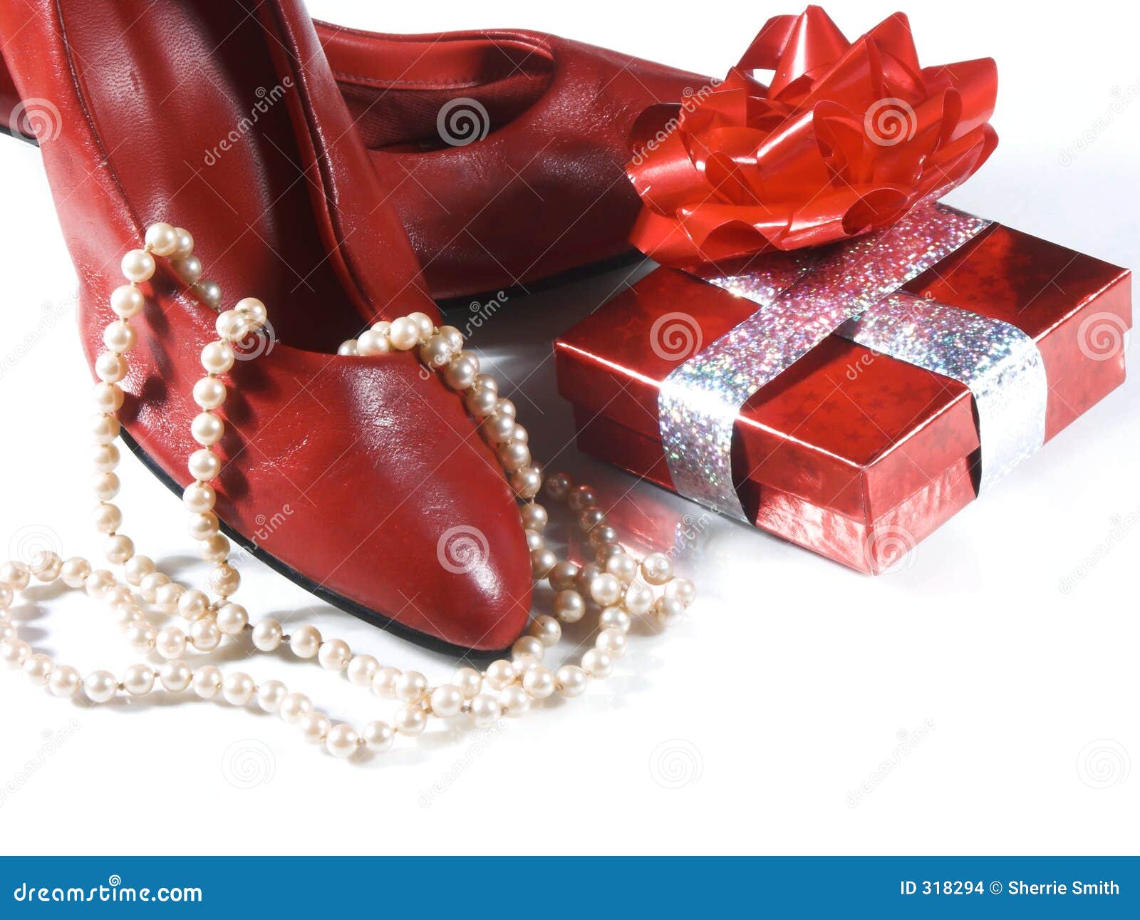 Cosas rojas foto de archivo. Imagen de accesorios, decorativo - 318294