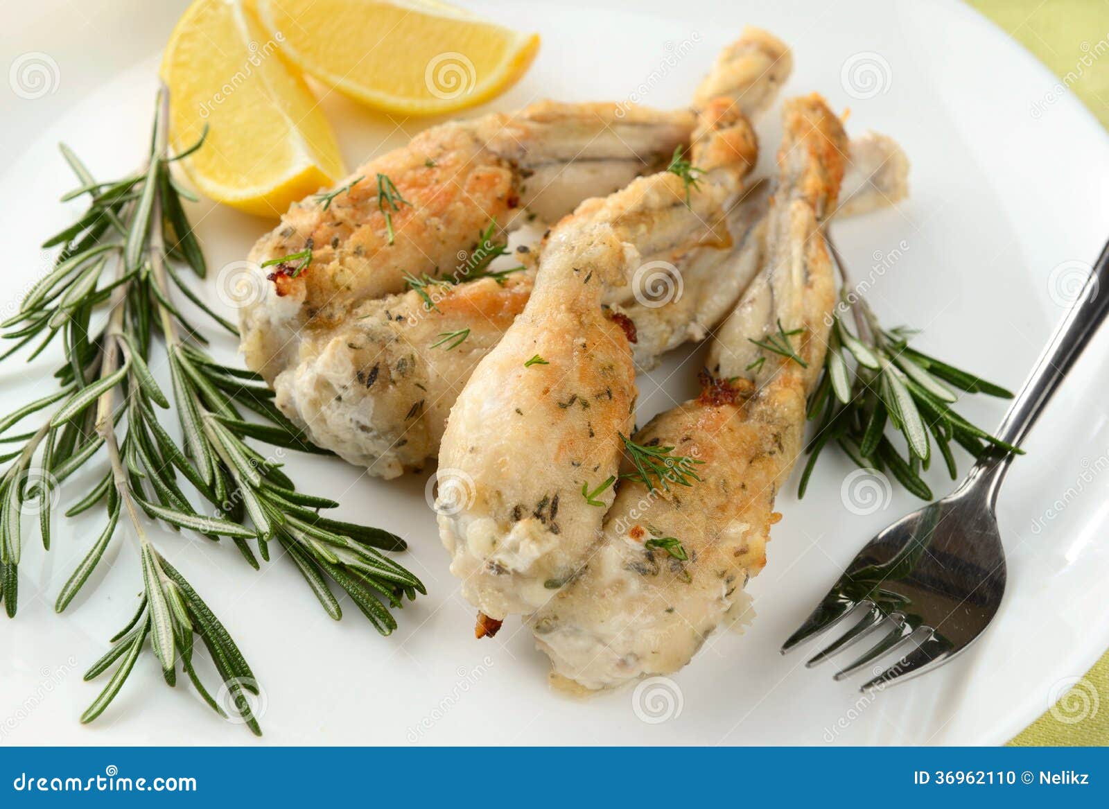 Cosce di rane fritte fotografia stock. Immagine di cottura - 36962110