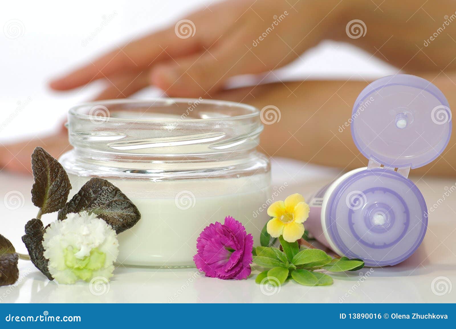 Cosmetic Cream for the Skin Stock Photo - Image of skin, open: 13890016