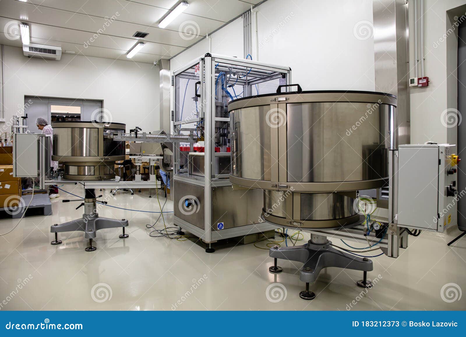 Cosmetic Production Technologies Stock Image - Image of liquid, control ...