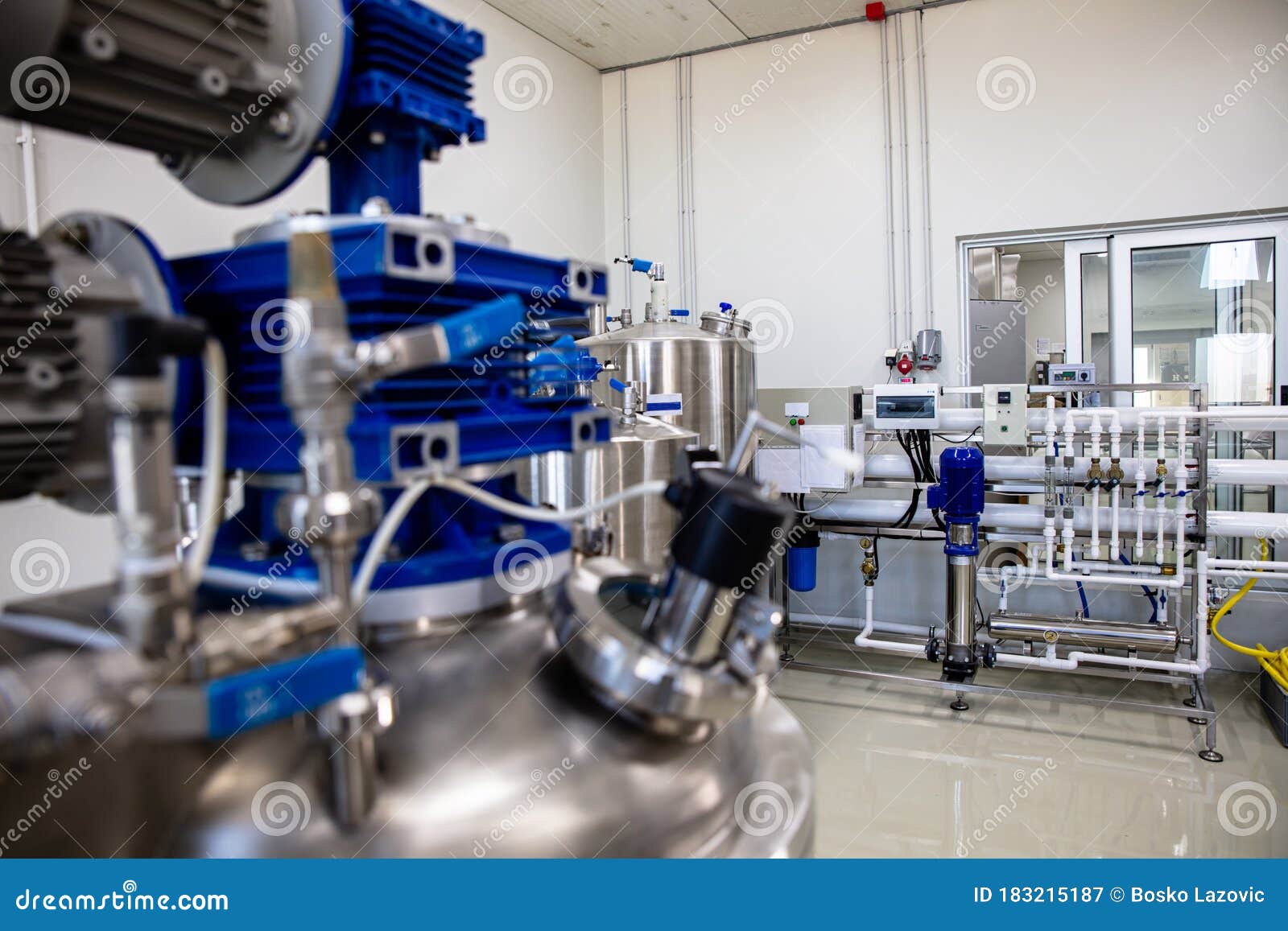 Cosmetic Production Technologies Stock Image - Image of factory, lotion ...