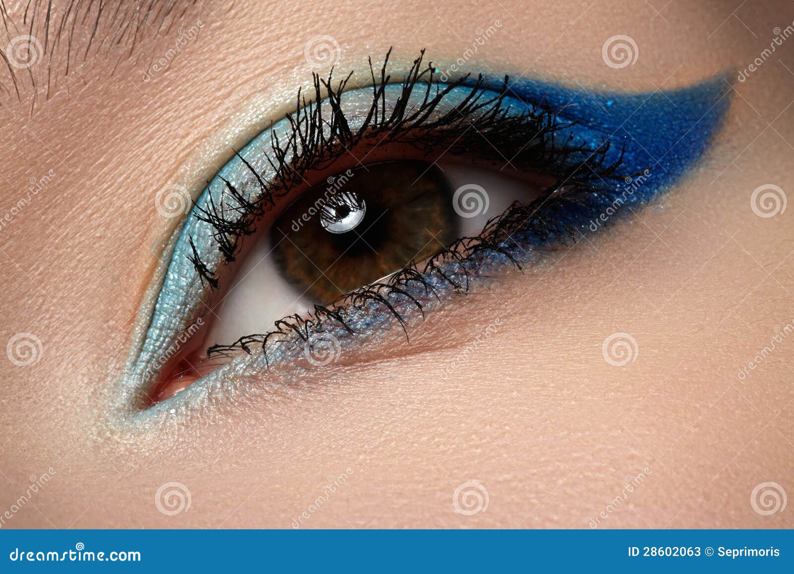 Cosmetic & Visage. Macro of Blue Eye Make-up Stock Image - Image of ...