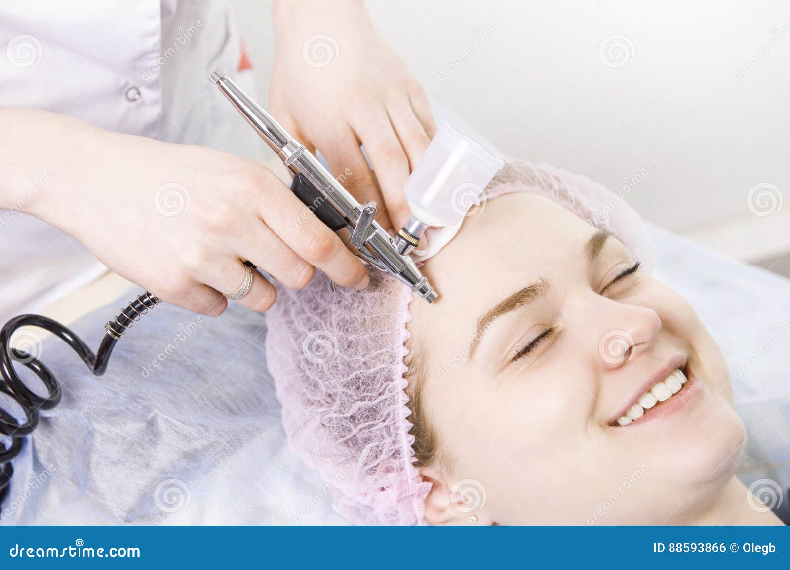 Cosmetologist Performs the Rejuvenation Procedure Stock Photo - Image ...