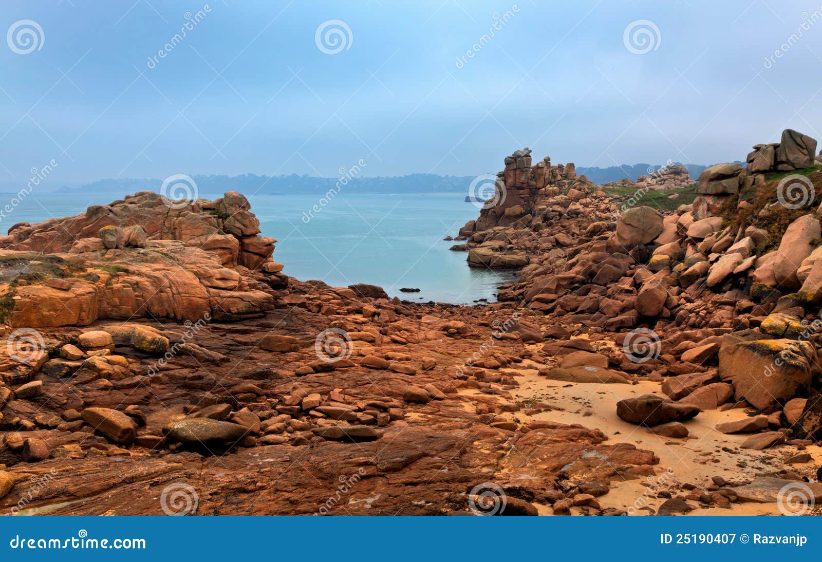 Costa Cor-de-rosa Do Granito Imagem de Stock - Imagem de rocha, granito ...