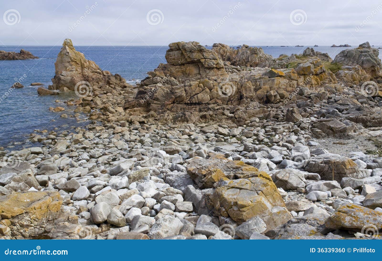 Costa Cor-de-rosa Do Granito Foto de Stock - Imagem de britânica ...