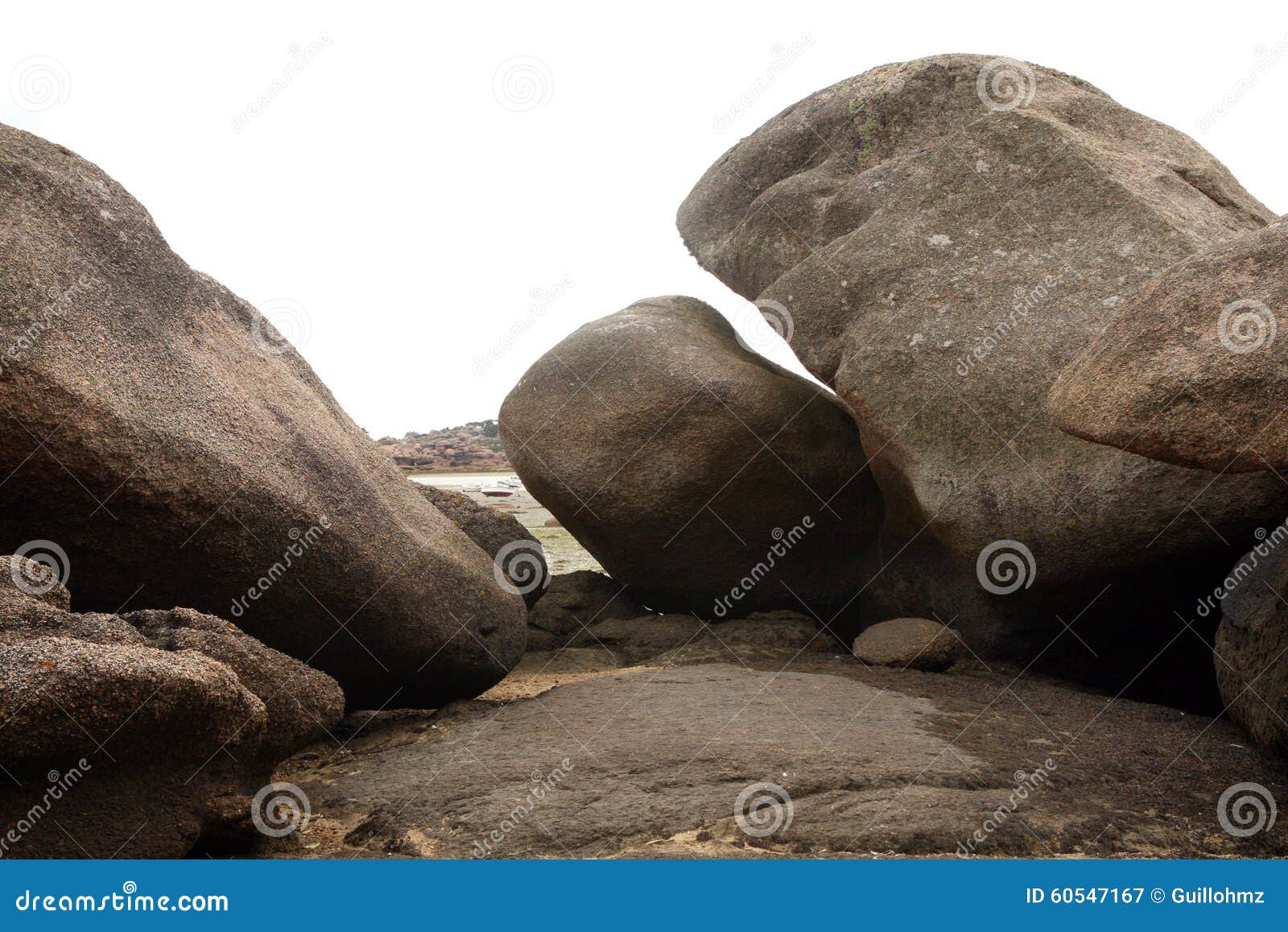 Costa Cor-de-rosa Do Granito Imagem de Stock - Imagem de atalho, oceano ...