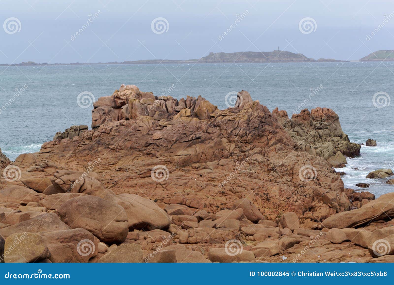 Costa Cor-de-rosa Do Granito Em Brittany Imagem de Stock - Imagem de ...