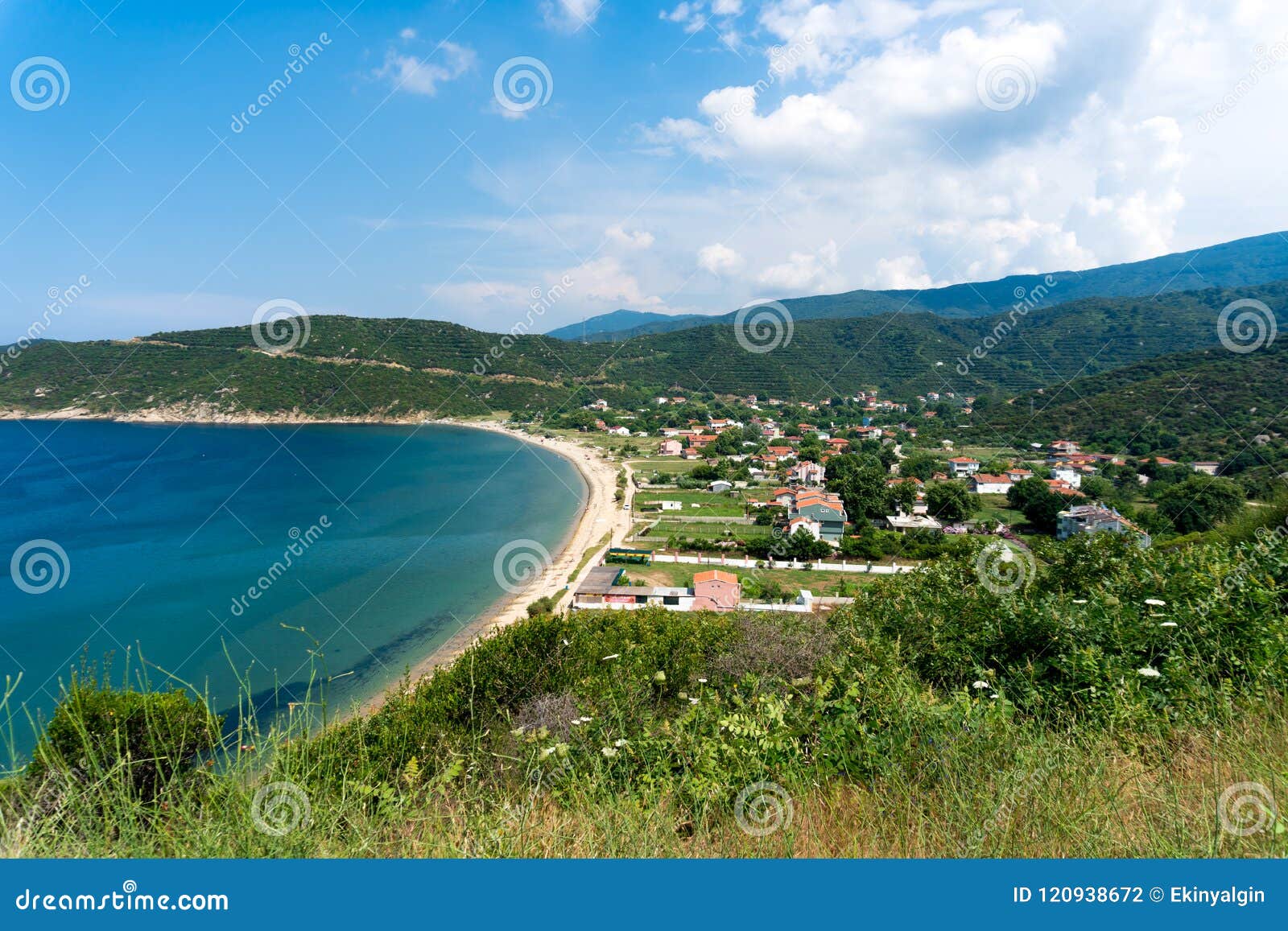 Costa De Mar De La Península De Kapidag En Erdek Foto de archivo ...
