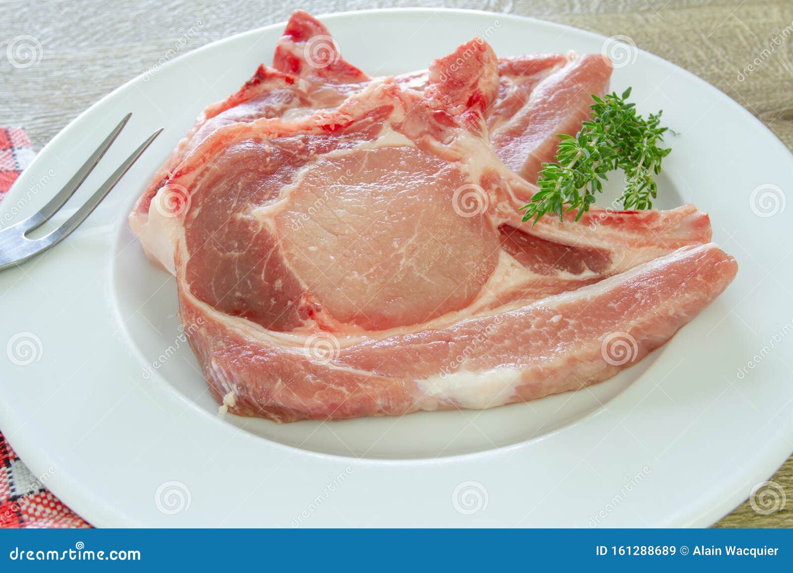 Costilla de cerdo cruda imagen de archivo. Imagen de carne - 161288689