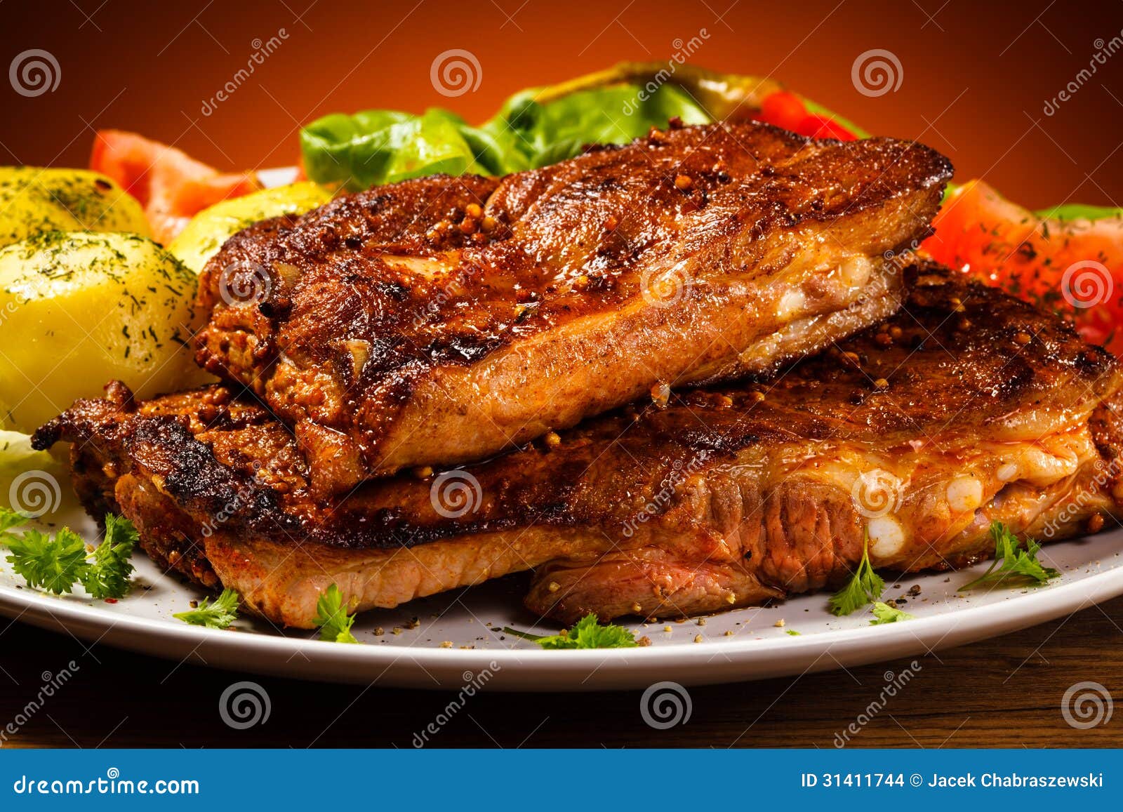 Costillas Asadas a La Parrilla Sabrosas Foto de archivo - Imagen de ...
