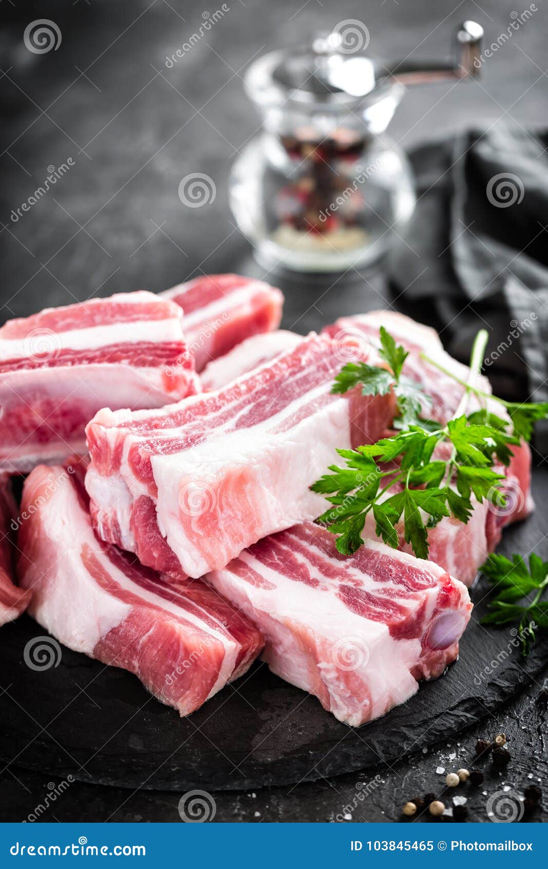 Costillas De Cerdo, Carne Cruda Imagen de archivo - Imagen de negro ...