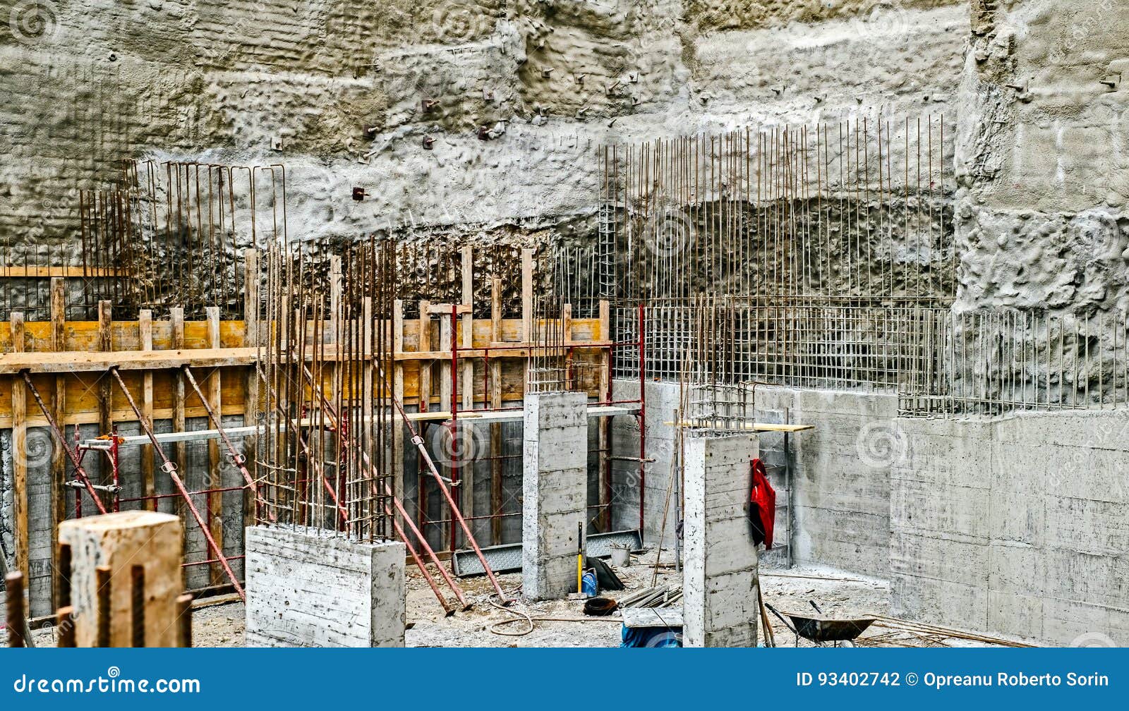 Costruzione in costruzione fotografia stock. Immagine di costruito ...