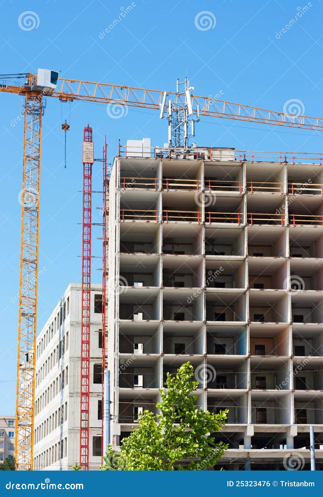 Costruzione Di Edifici E Gru Fotografia Stock - Immagine di ...
