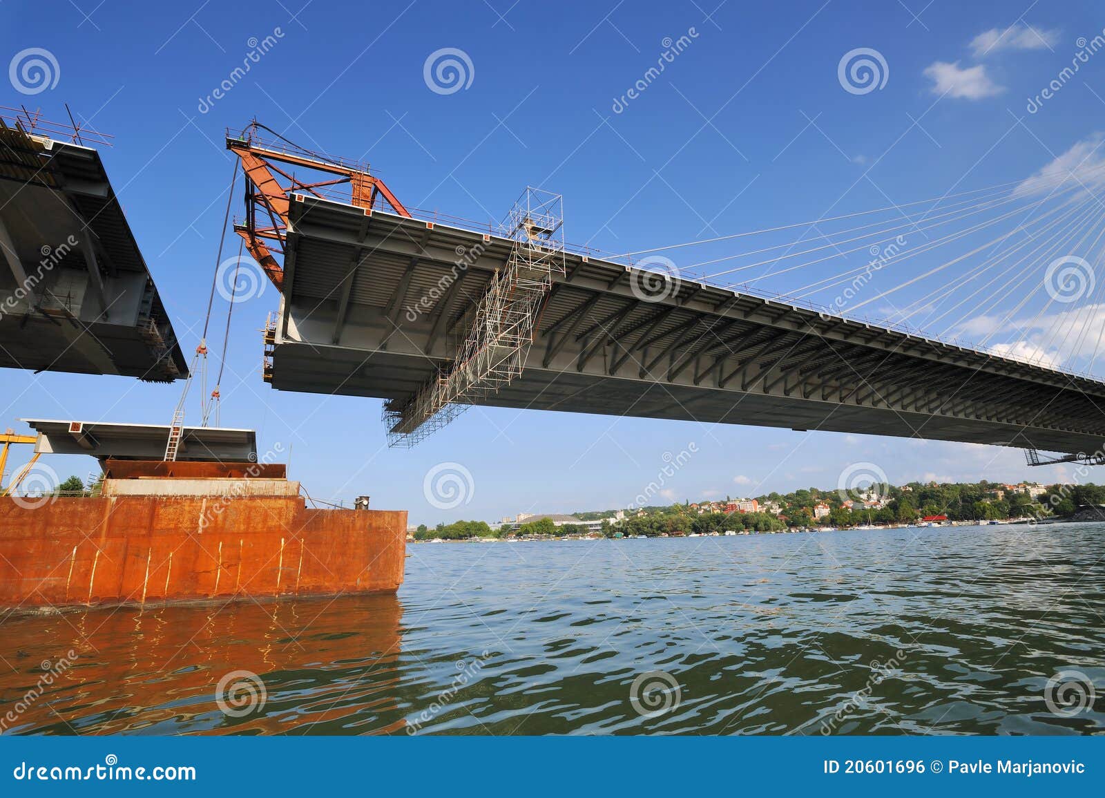 Costruzione di ponticello fotografia stock. Immagine di architettura ...