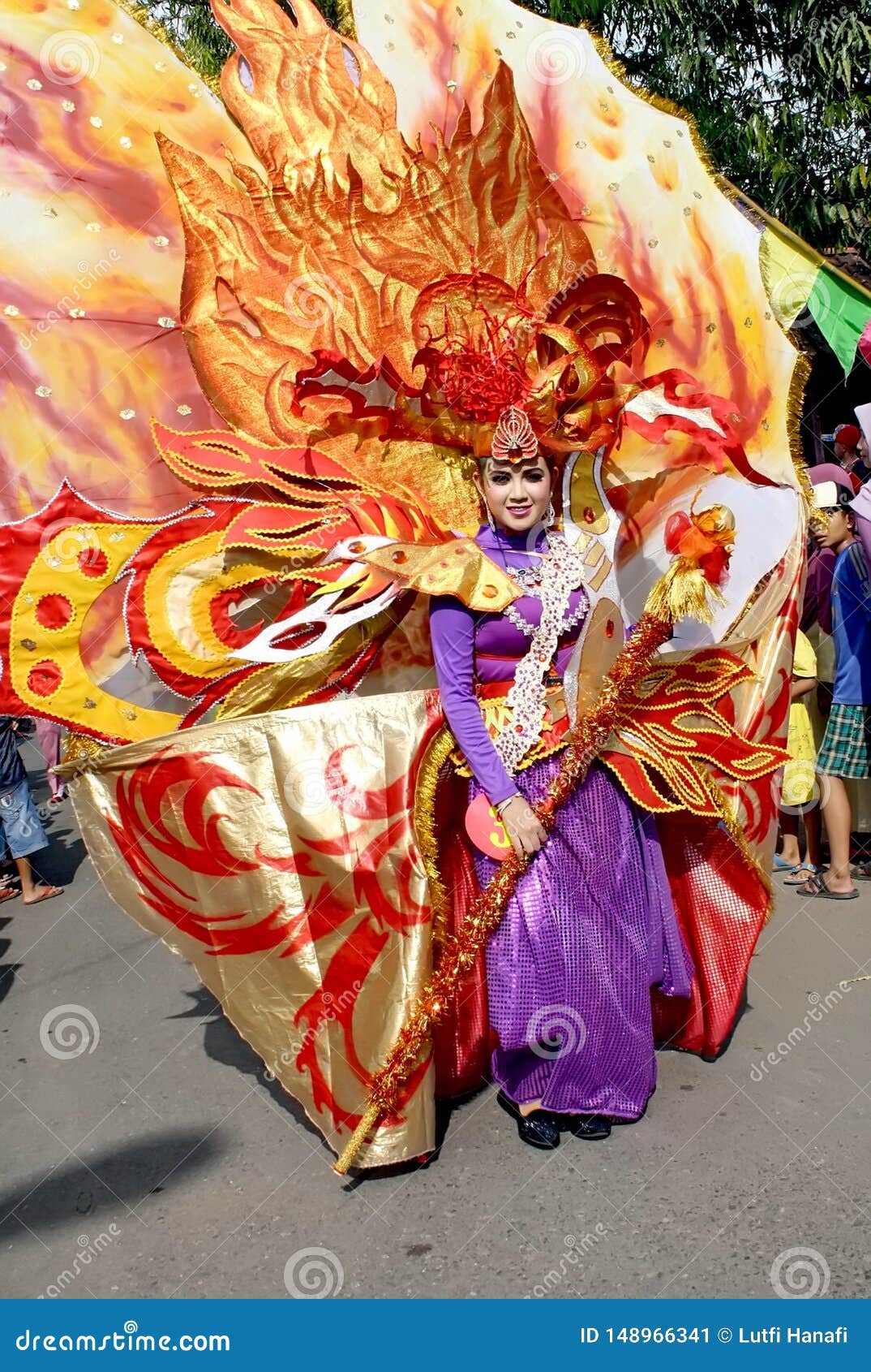 Costume Parade Participants while Preparing To Perform Editorial Photo ...