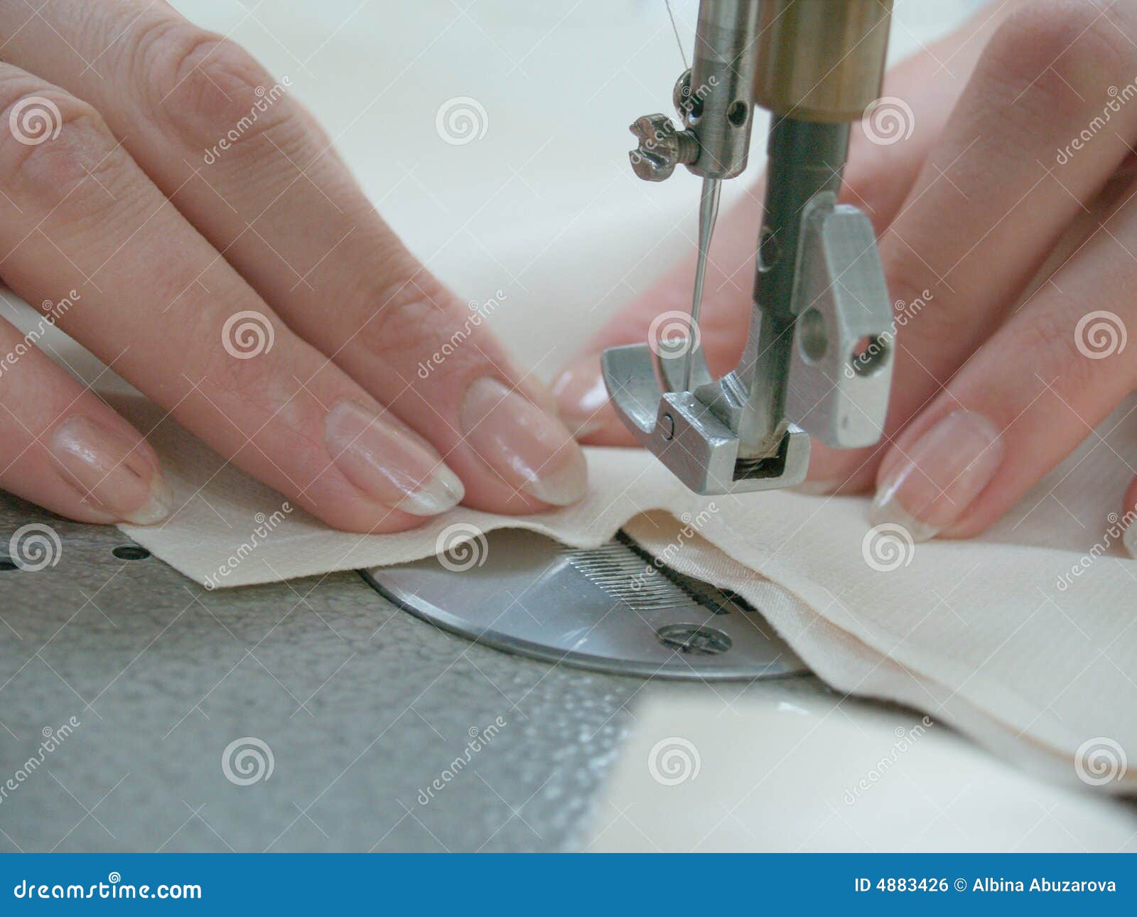 Costurera foto de archivo. Imagen de ropas, costurera - 4883426