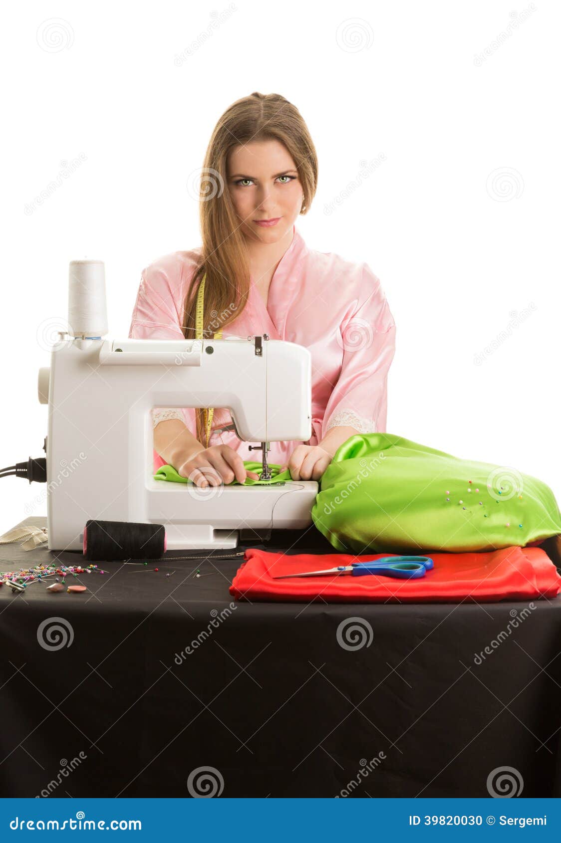Costurera en el trabajo foto de archivo. Imagen de herramienta - 39820030