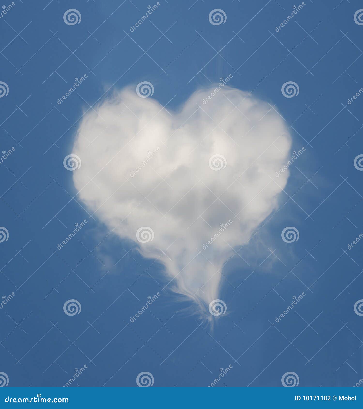 Cosy heart shaped cloud stock photo. Image of clear, flight - 10171182