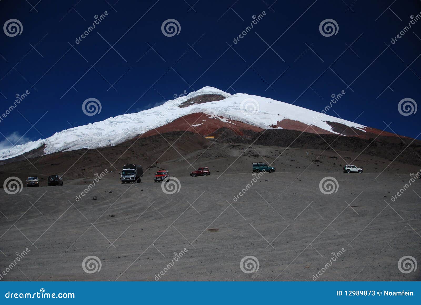 Cotopaxi-Vulkan - Ecuador stockbild. Bild von nave, wandern - 12989873