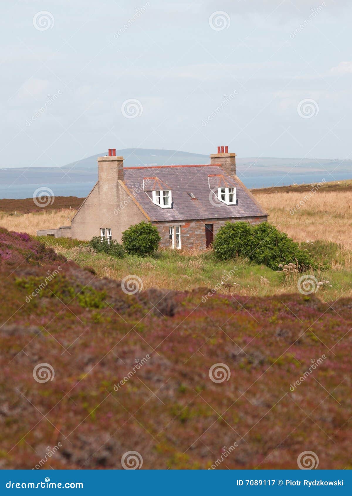 Cottage in countryside stock image. Image of nature, home - 7089117