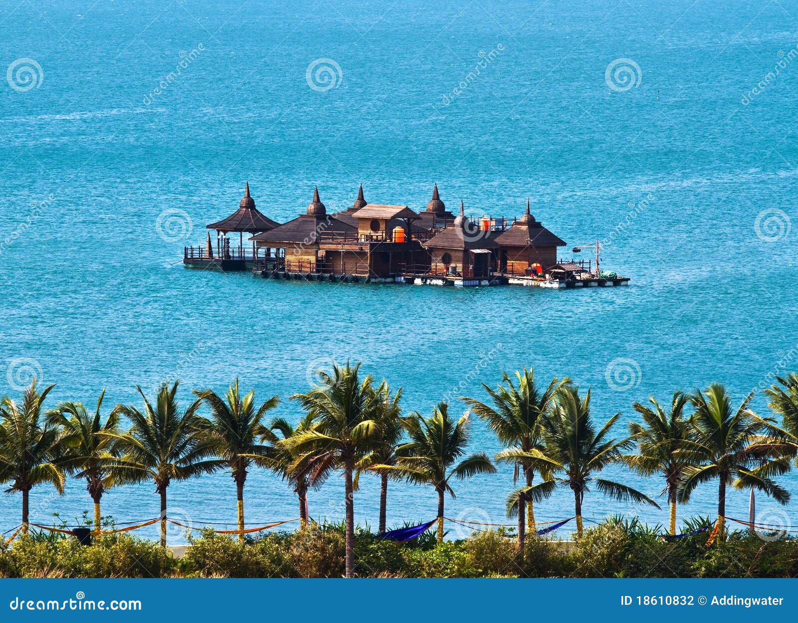 Cottage di festa sul mare fotografia stock. Immagine di paesaggio ...