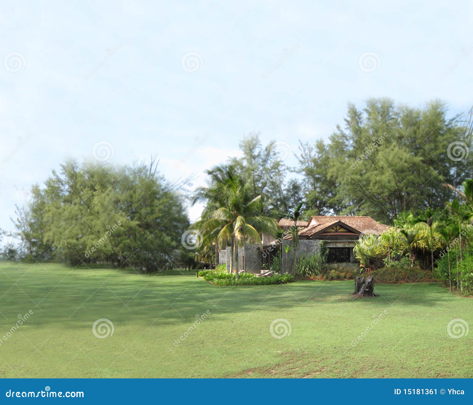 Cottage in the field stock image. Image of holiday, field - 15181361