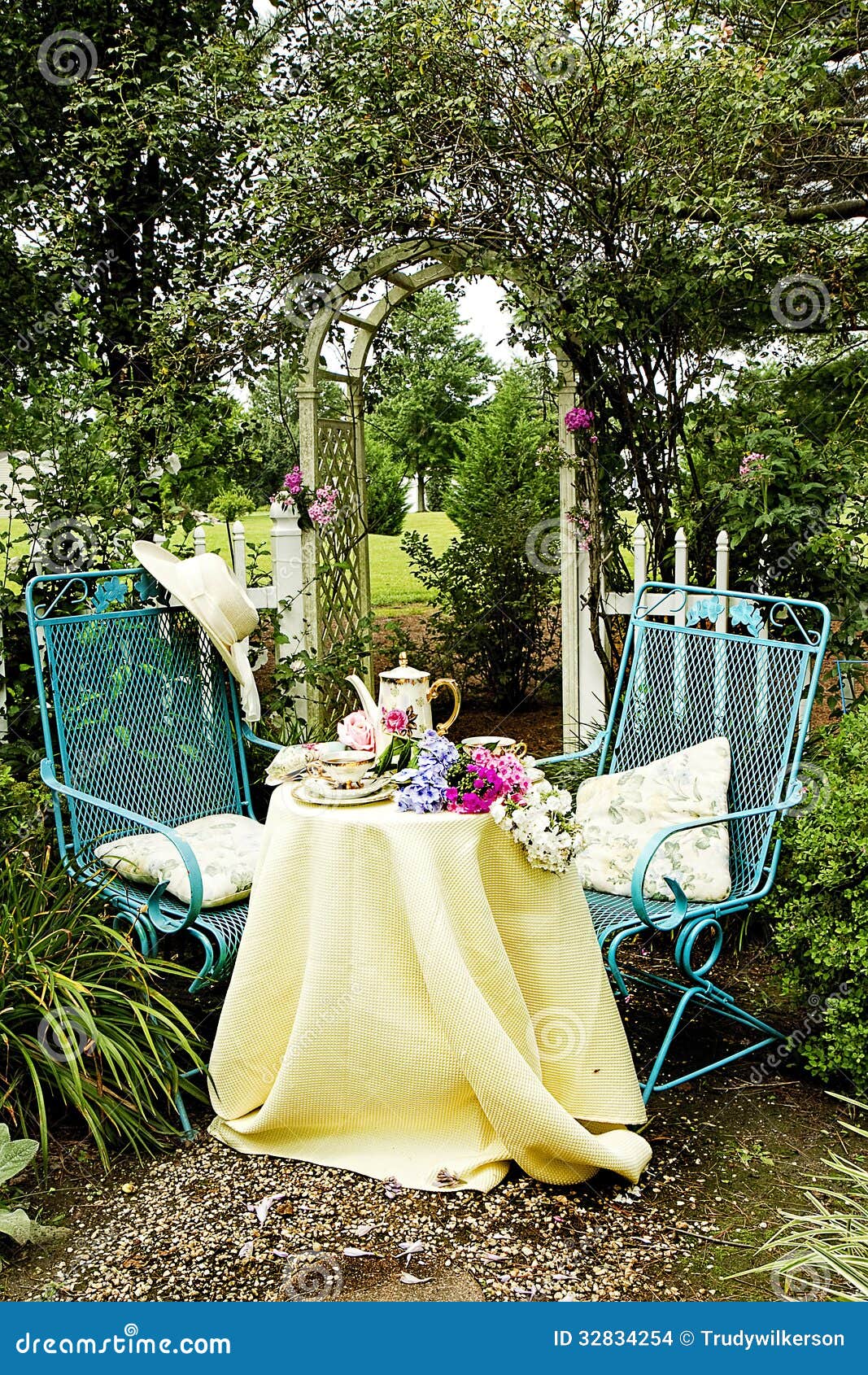 Cottage Garden stock photo. Image of picket, calm, charming - 32834254